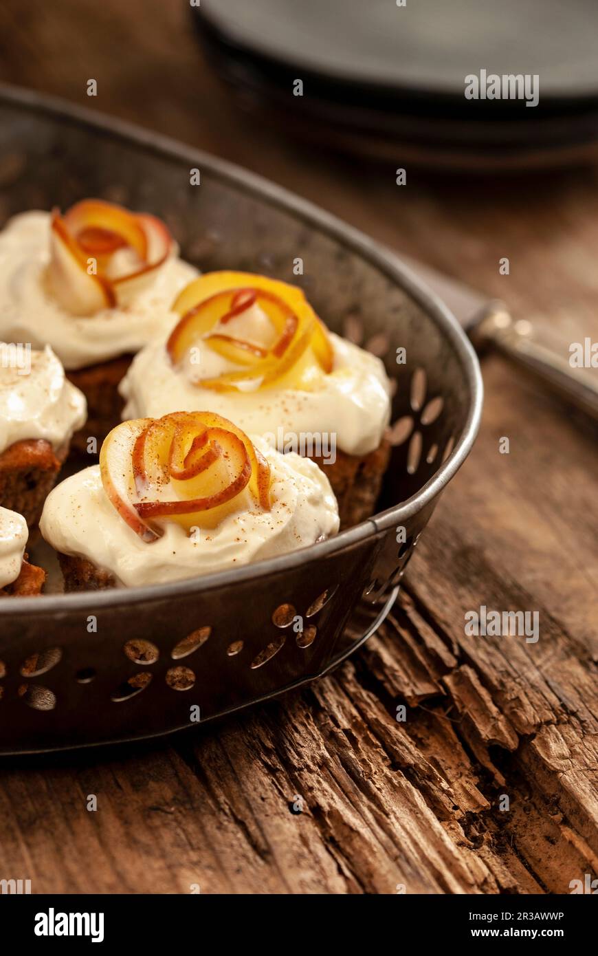 Rosa muffins hi-res stock photography and images - Alamy