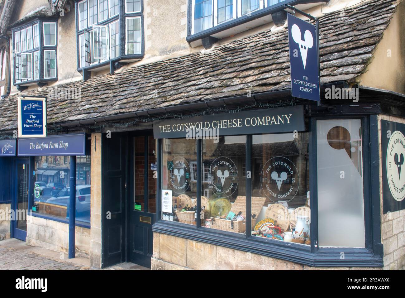 The cotswold shop hi-res stock photography and images - Alamy