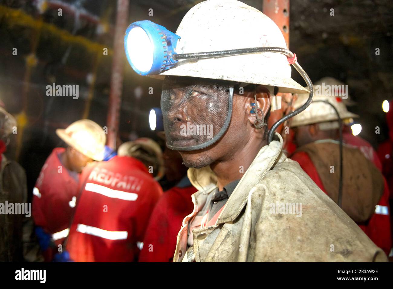African miner underground hi-res stock photography and images - Alamy