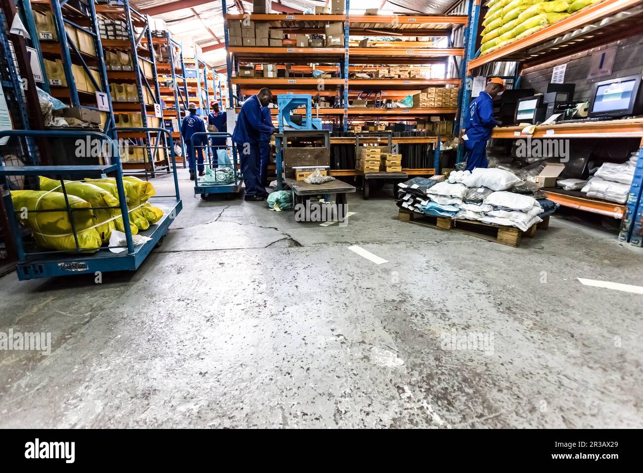 Interior of industrial parts distribution warehouse shelves Stock Photo ...