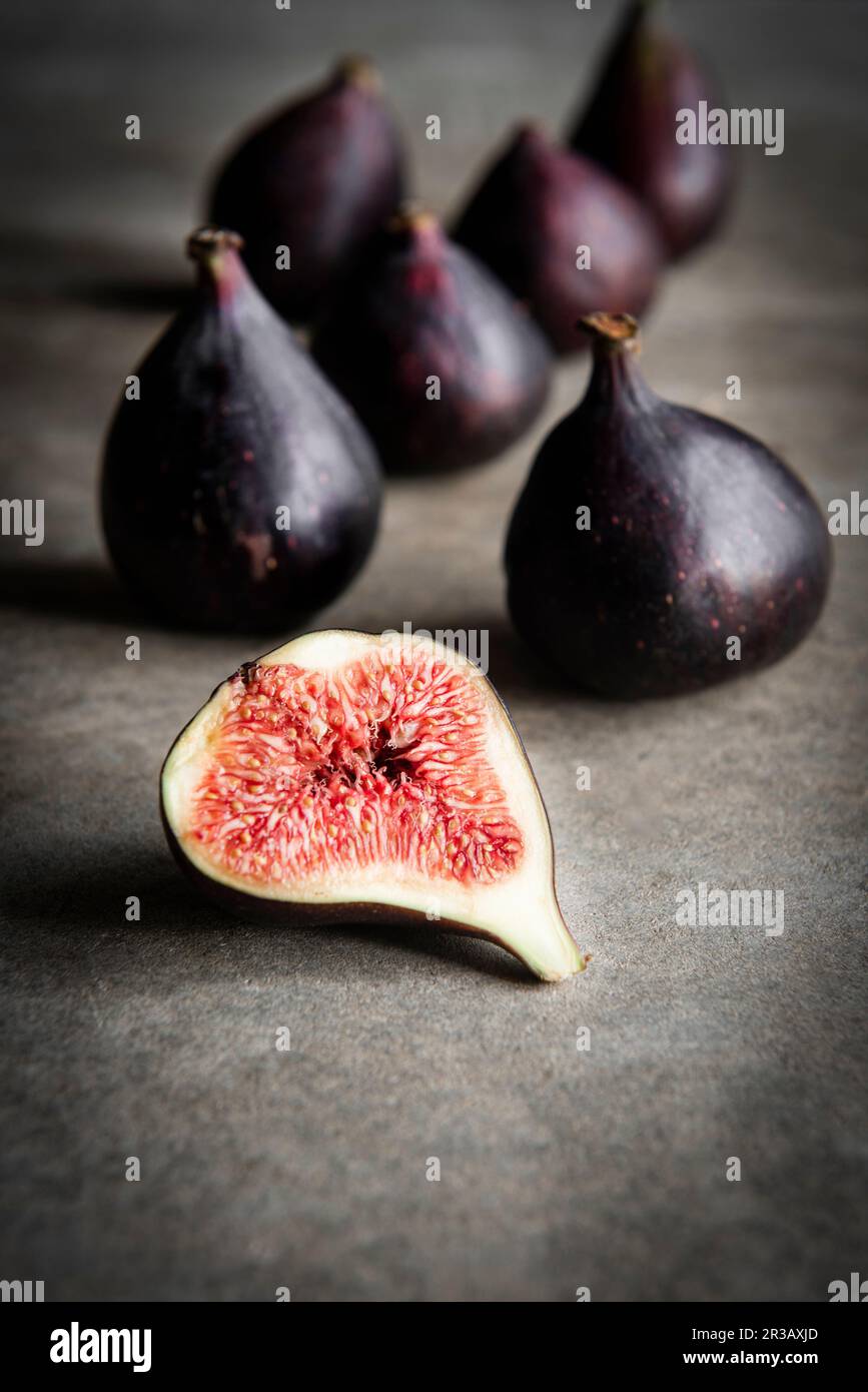 Studio shot halved figs hi-res stock photography and images - Alamy