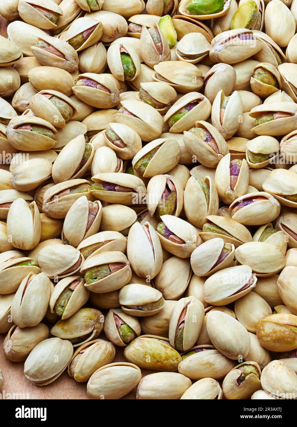 Pistachio nuts with shells (filling the picture Stock Photo - Alamy