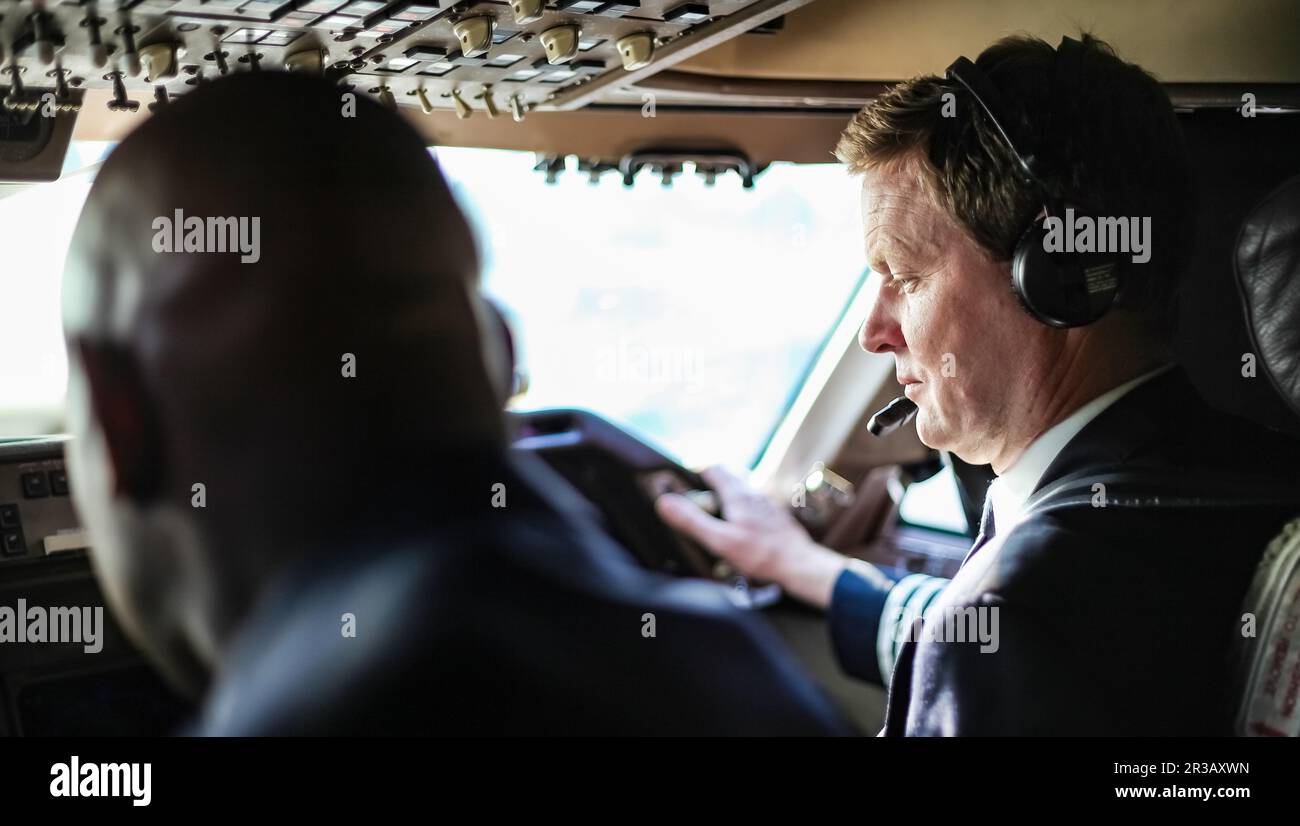 Shoulder grip hi-res stock photography and images - Alamy