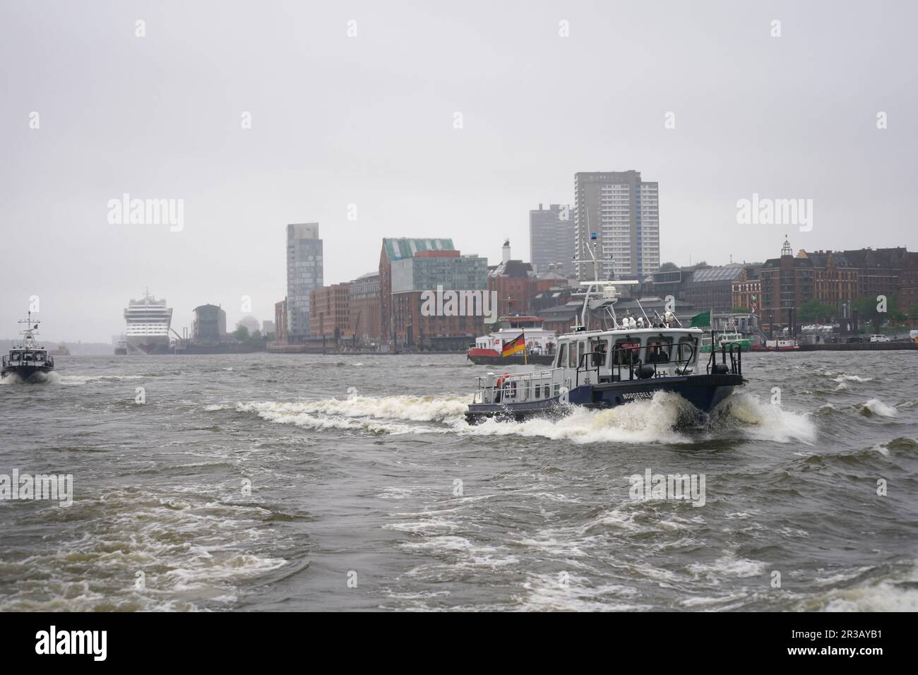 Hamburg, Germany. 23rd May, 2023. The customs boat "Norderelbe" (r ...