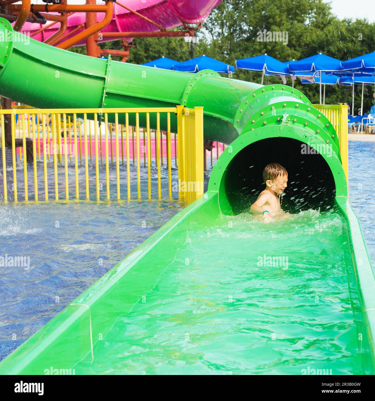 Child boy splash splashing water hi-res stock photography and images ...
