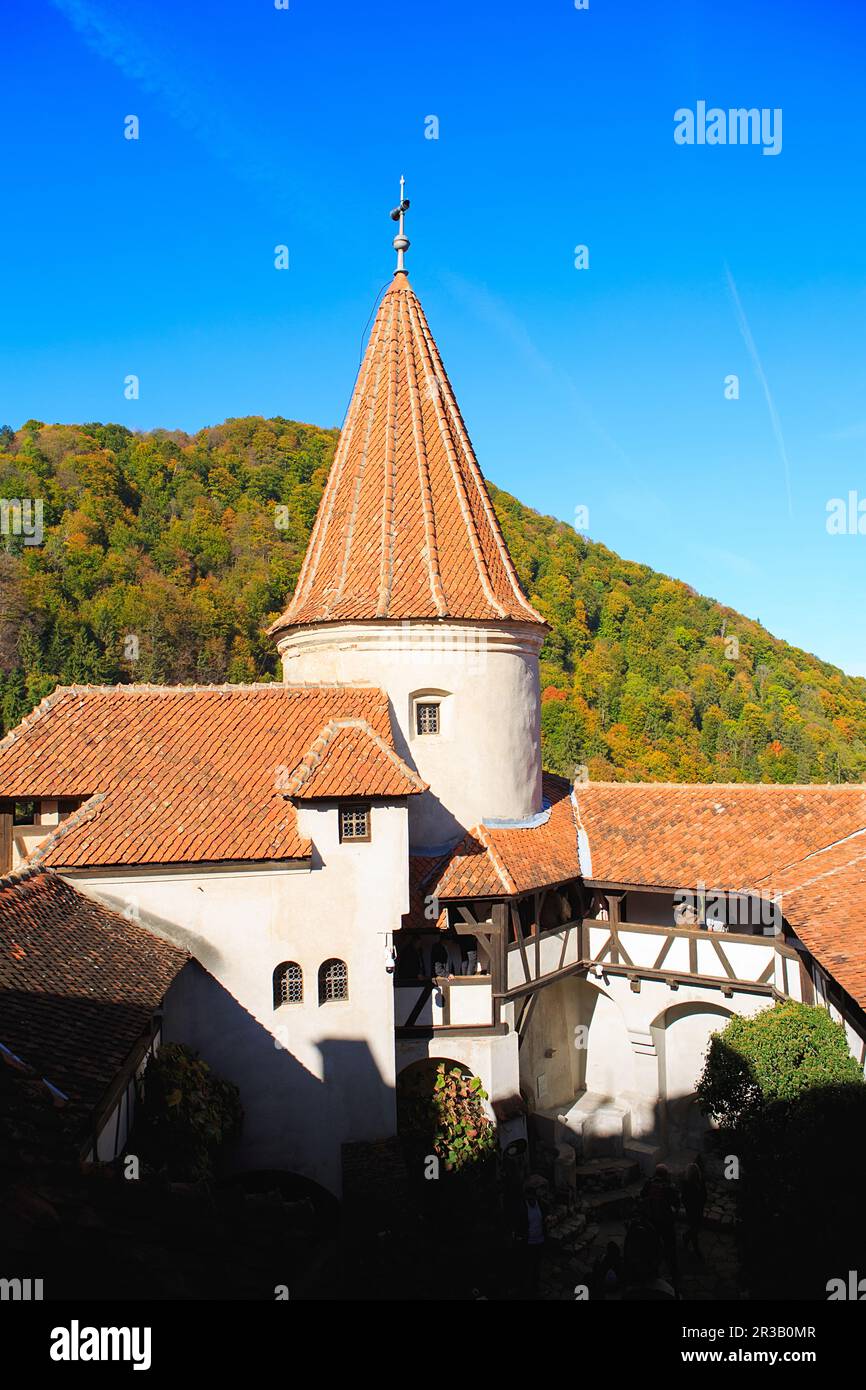 Brasov, Transylvania. Romania - oktober 12, 2019: The medieval Castle ...