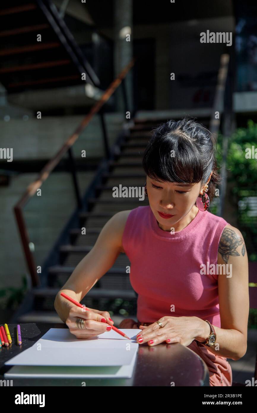 Light pencil sketch hi-res stock photography and images - Alamy