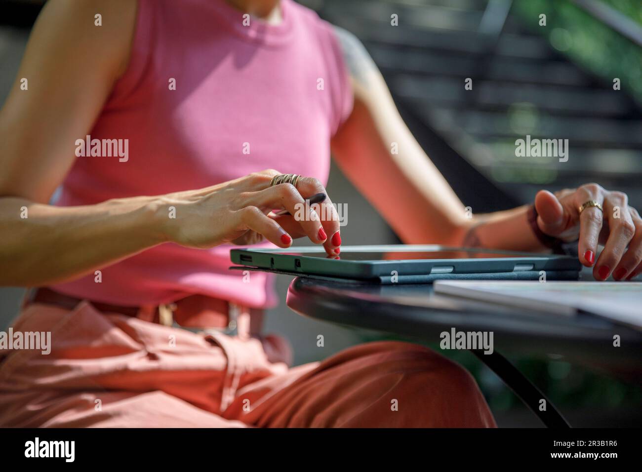 Asian woman using graphic hi-res stock photography and images - Alamy
