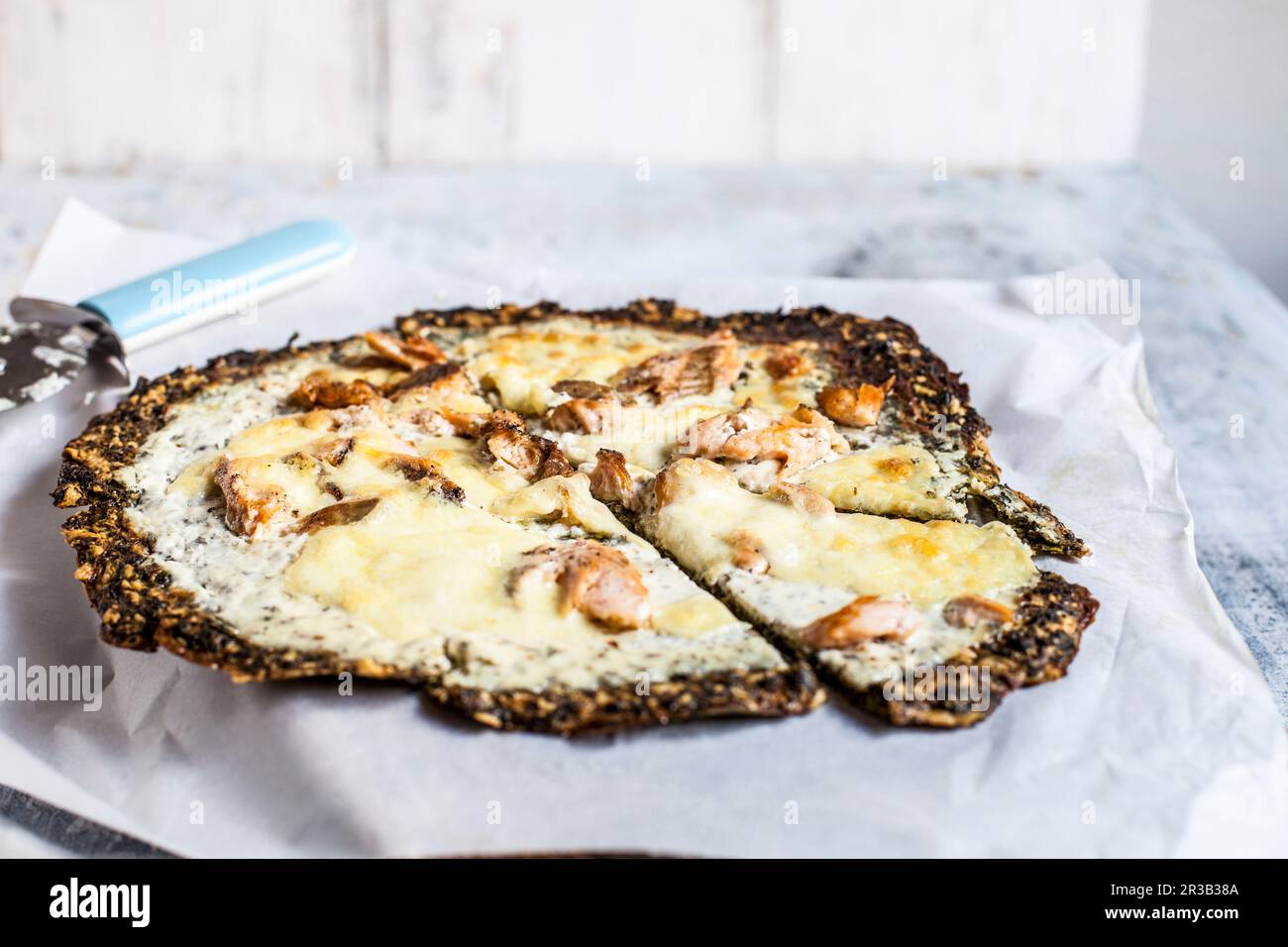 Pizza Bianca with a kale base, herb cream, salmon and mozzarella (keto ...