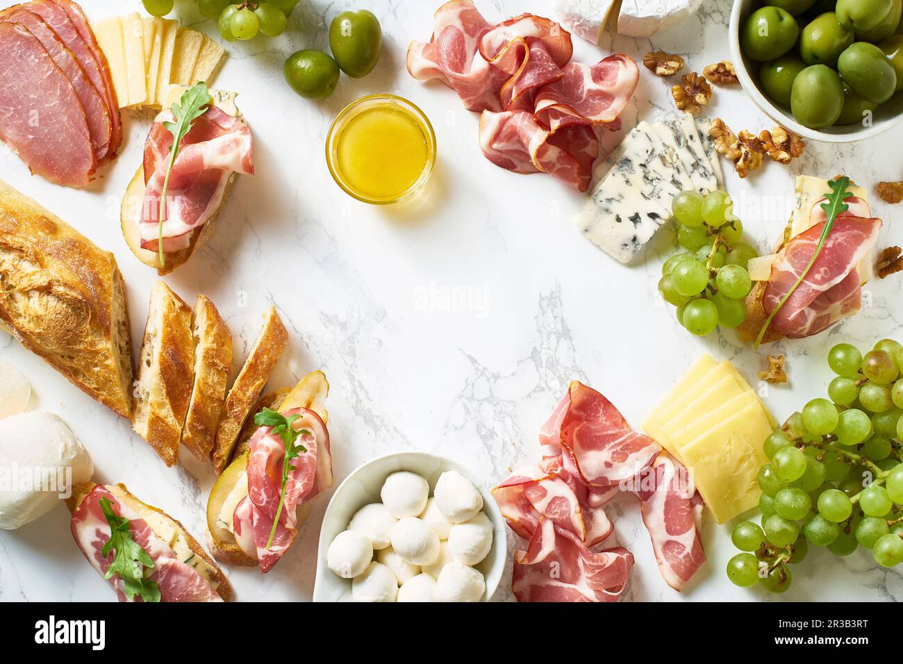 Plate with appetizers hi-res stock photography and images - Alamy