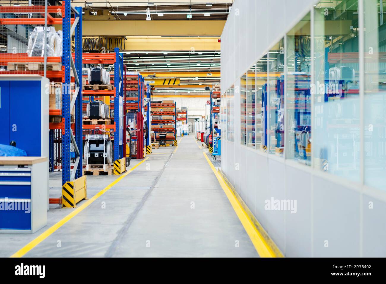 Empty production hall in industry Stock Photo - Alamy