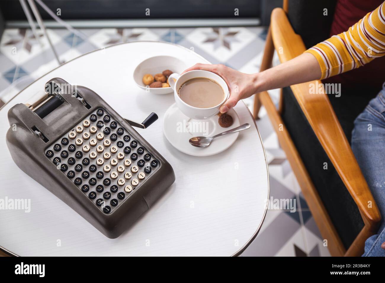 Old adding machine hi-res stock photography and images - Alamy