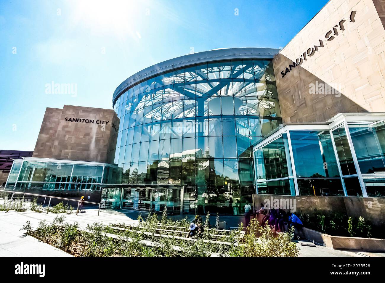 Exterior of Glass Dome Roof of Shopping Center Mall Stock Photo - Alamy