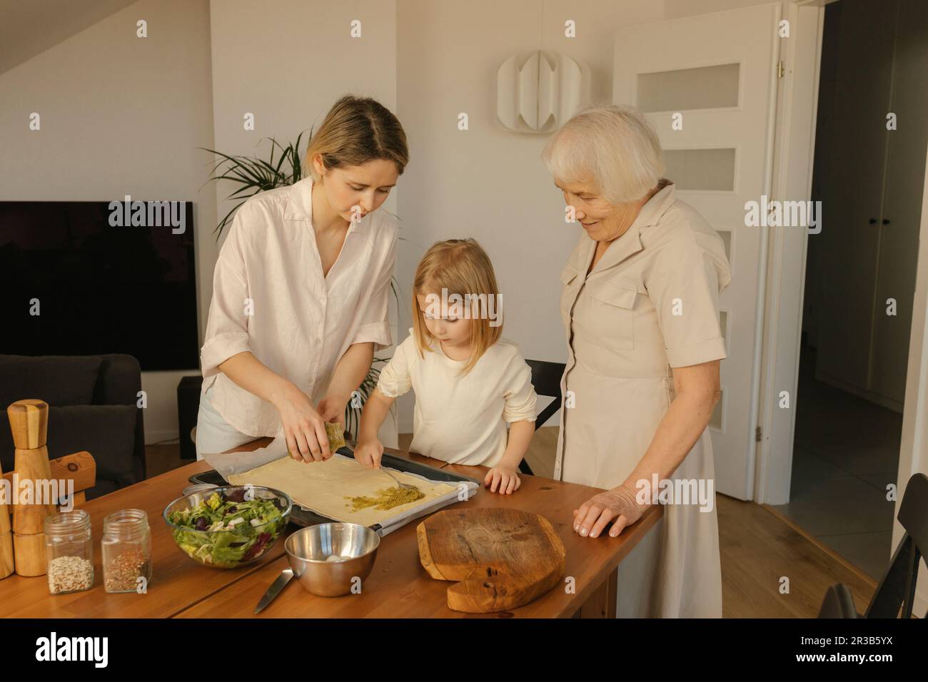 People helping each other senior hi-res stock photography and images ...