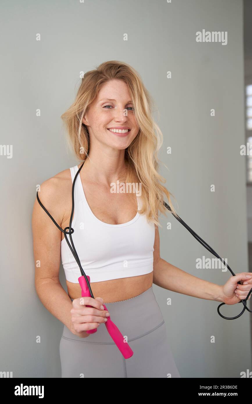 Woman jump rope hi-res stock photography and images - Alamy