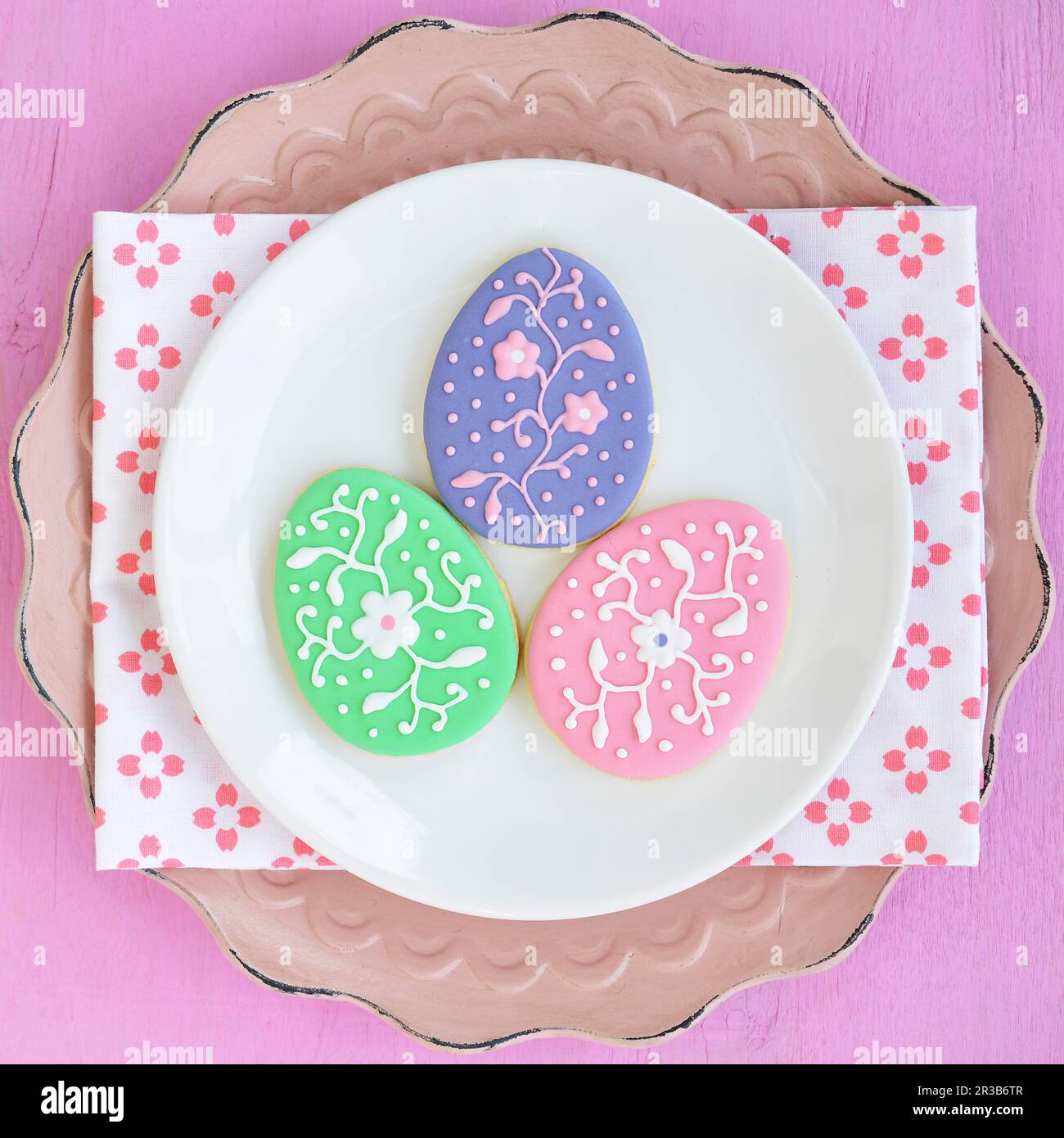 Colorfully eggs hi-res stock photography and images - Alamy