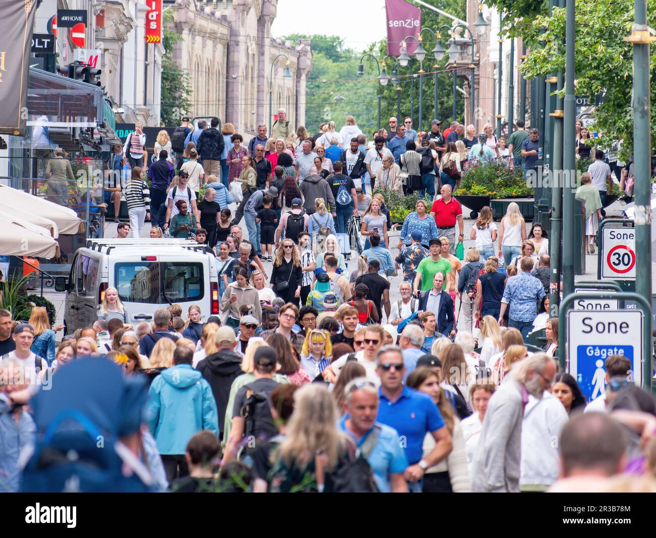 The pedestrian zon at Karl Johan Street in Oslo, Norway, crowded on a ...