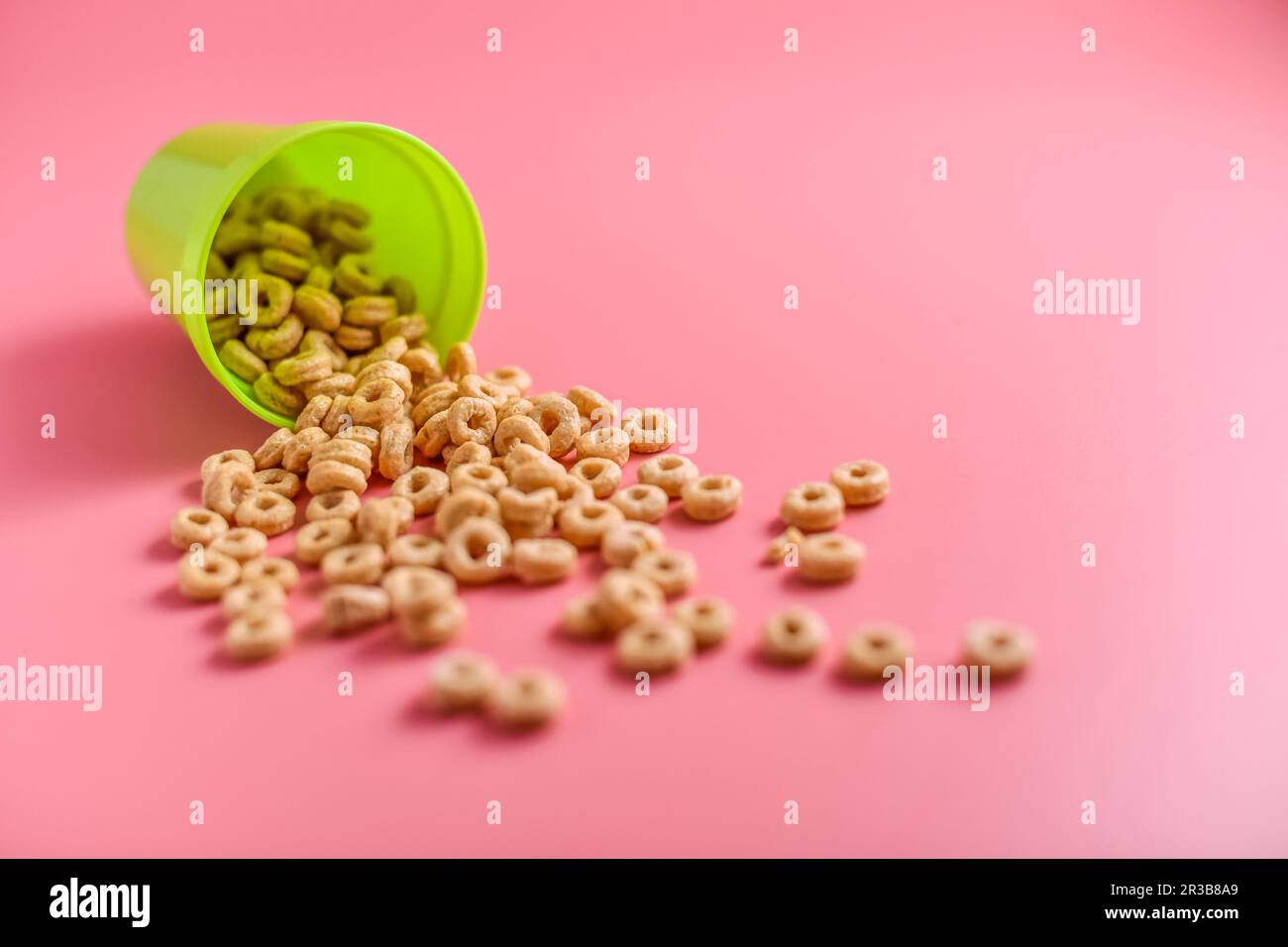 Spilled breakfast cereal Stock Photo - Alamy
