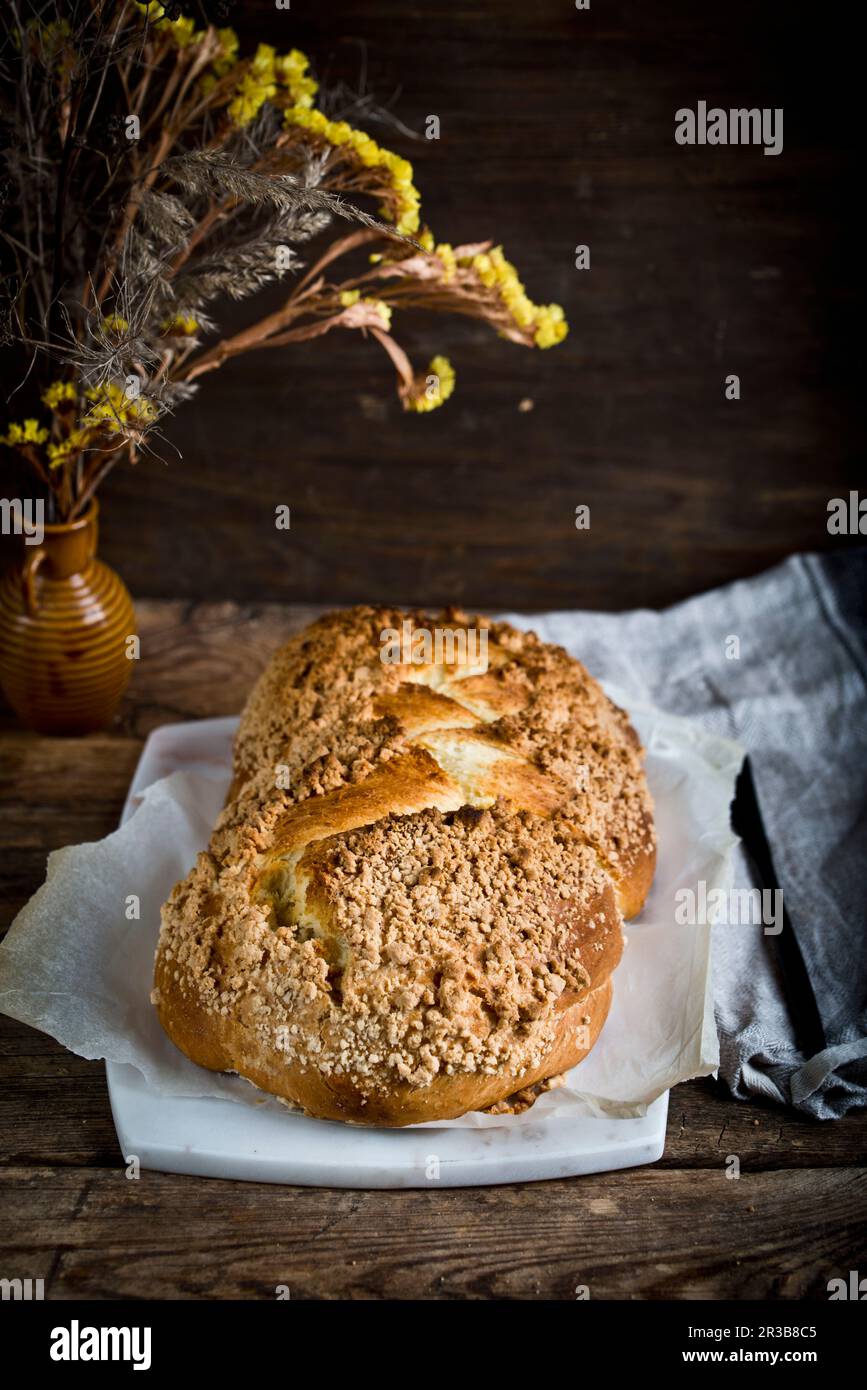 Challah - Jewish plaited bread on Sabbath Stock Photo - Alamy