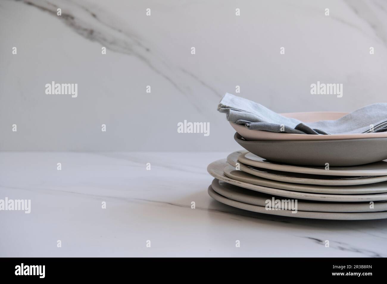 Stack soup plates hi-res stock photography and images - Alamy