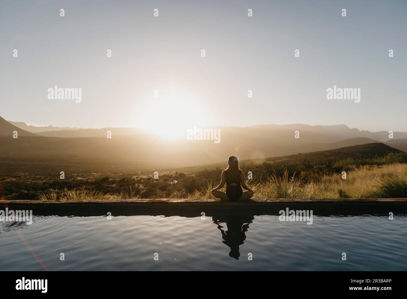 Doing exercise swimming pool hi-res stock photography and images - Alamy