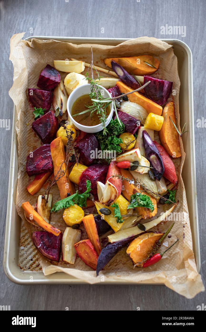 Roasted root veggies tray hi-res stock photography and images - Alamy