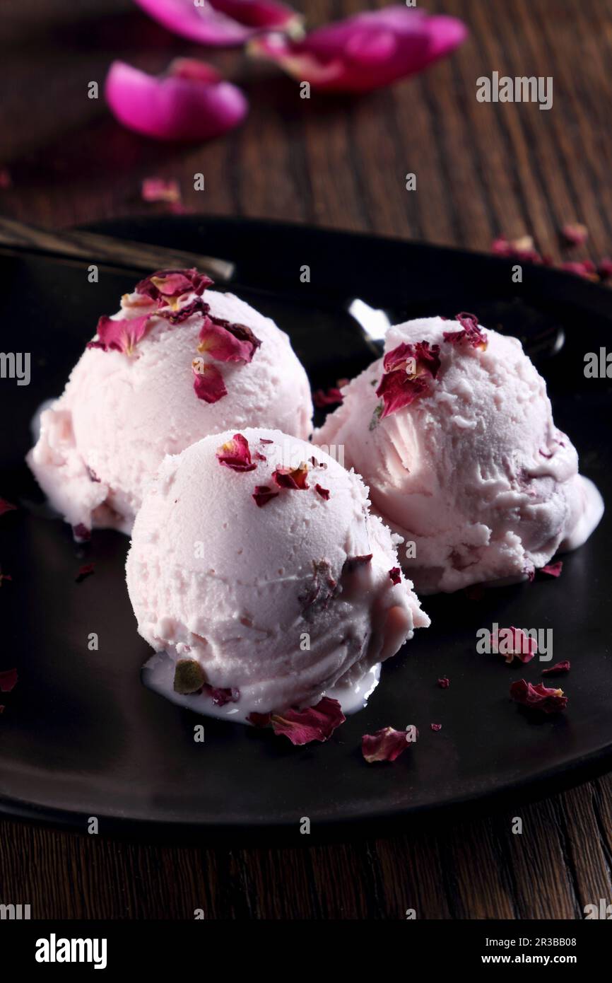 Icecream rose hi-res stock photography and images - Alamy