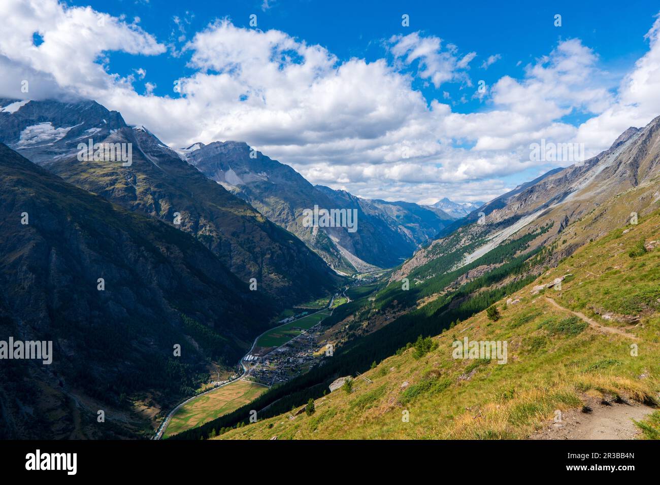 Zermatt Switzerland, green car-free city Stock Photo - Alamy