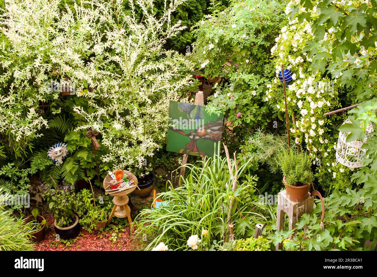 Lush garden view hi-res stock photography and images - Alamy