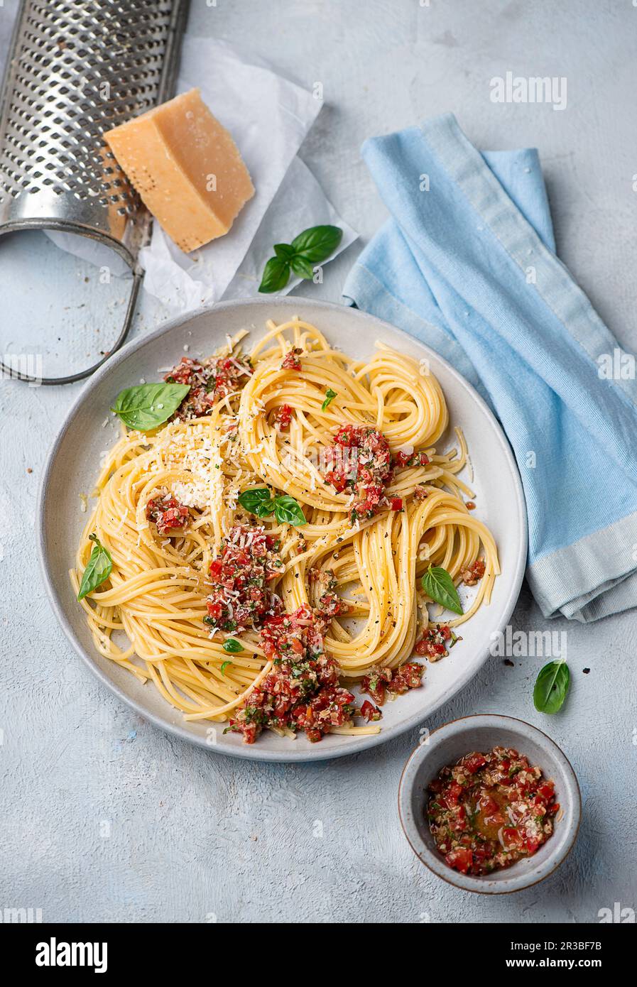 Spaghetti with pesto trapanese Stock Photo - Alamy