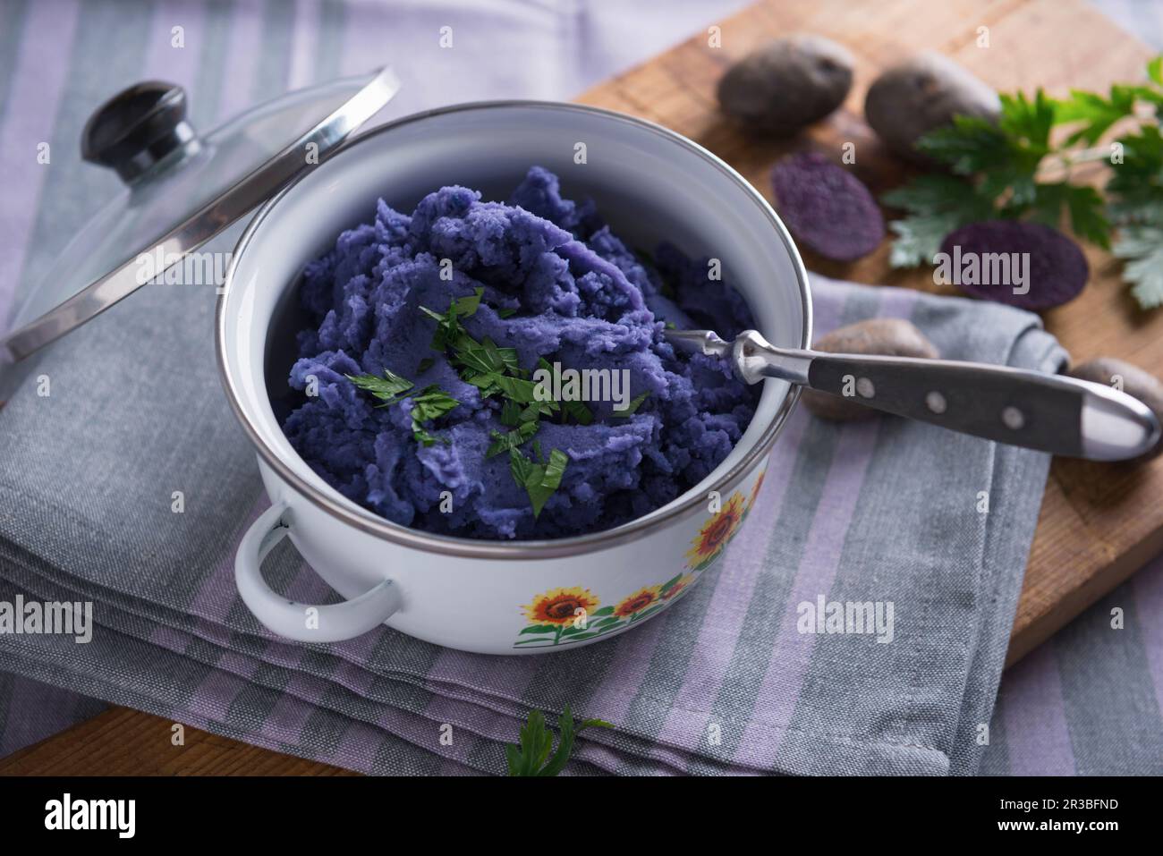 Vegan purple mashed potatoes from the potato variety 'Blue Congo' Stock ...