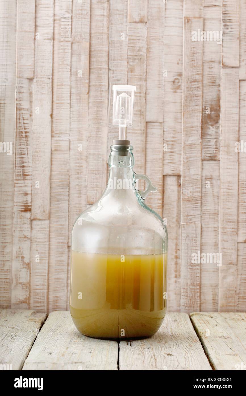 Fermenting article hi-res stock photography and images - Alamy