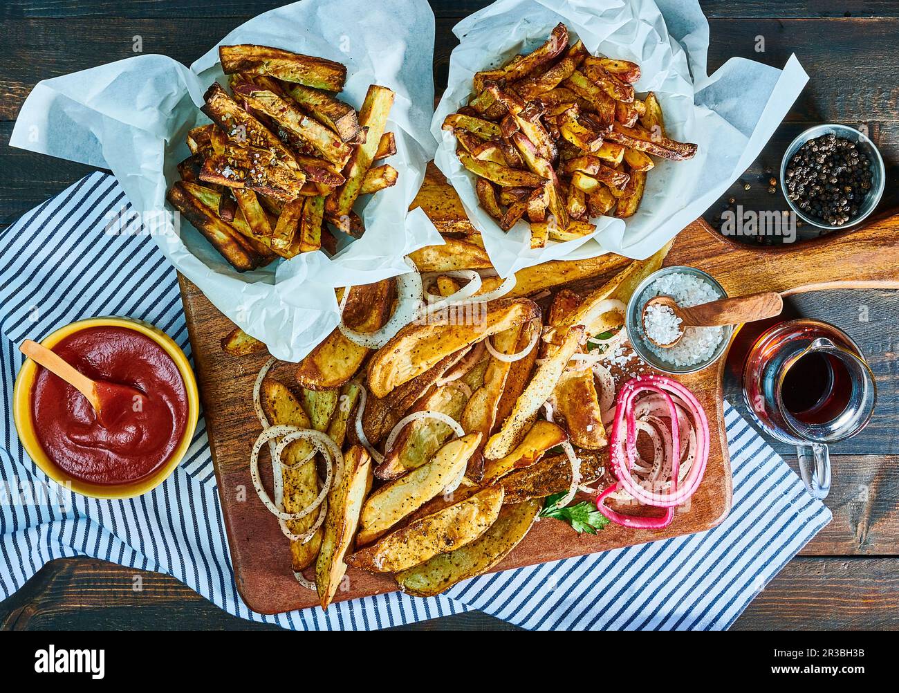 Side order of french fries hi-res stock photography and images - Alamy