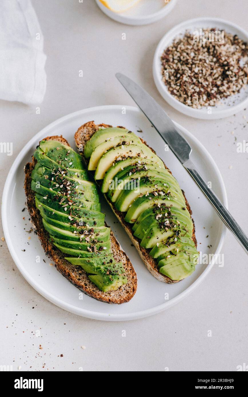 Toasted avocado bread with zaatar Stock Photo - Alamy