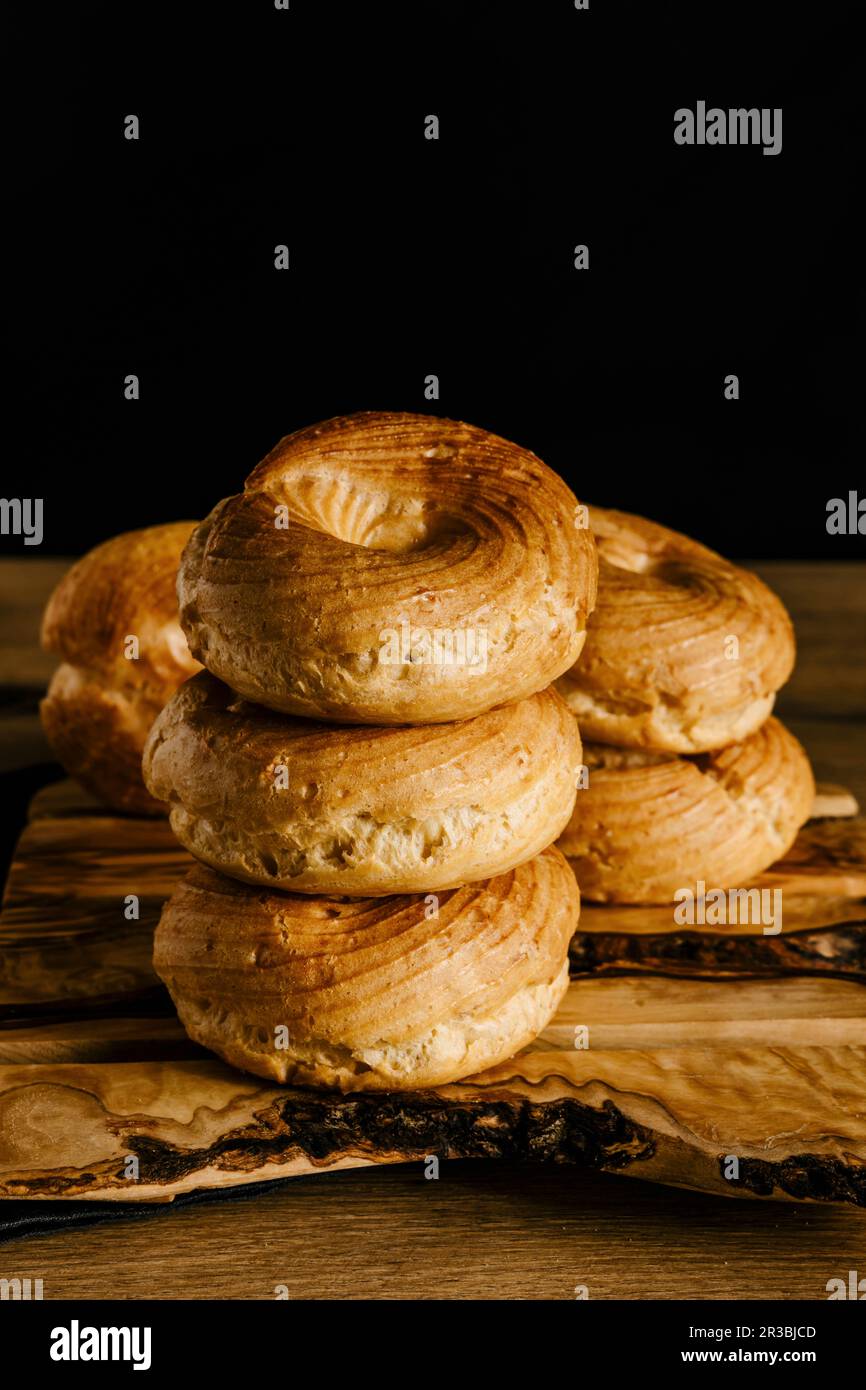 Puff pastry rings hi-res stock photography and images - Alamy