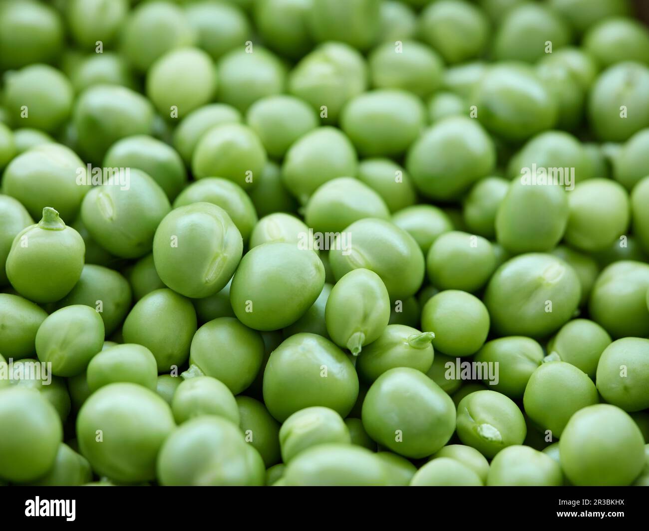 Freshly shelled peas Stock Photo - Alamy