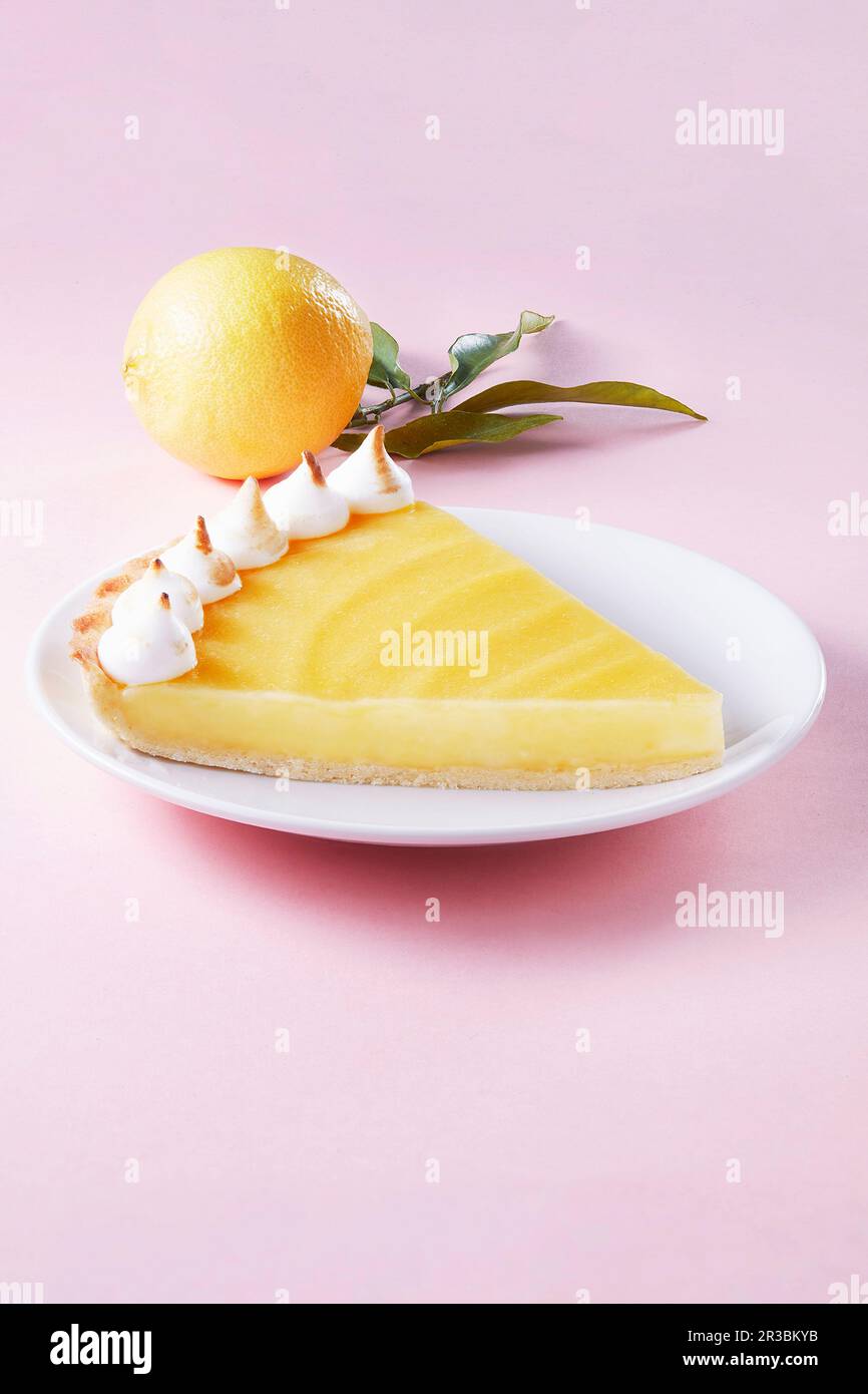 Tarte au citron – French lemon tart Stock Photo - Alamy