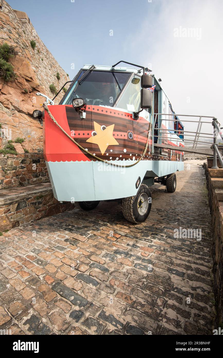 Amphibious vehicle elizabeth castle hi-res stock photography and images ...