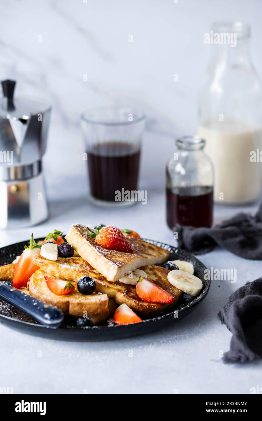 French toast with fresh fruits hi-res stock photography and images - Alamy