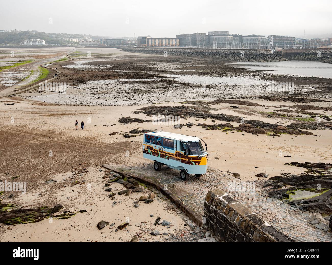 Duck ferry puddleduck puddleduck ferry hi-res stock photography and ...
