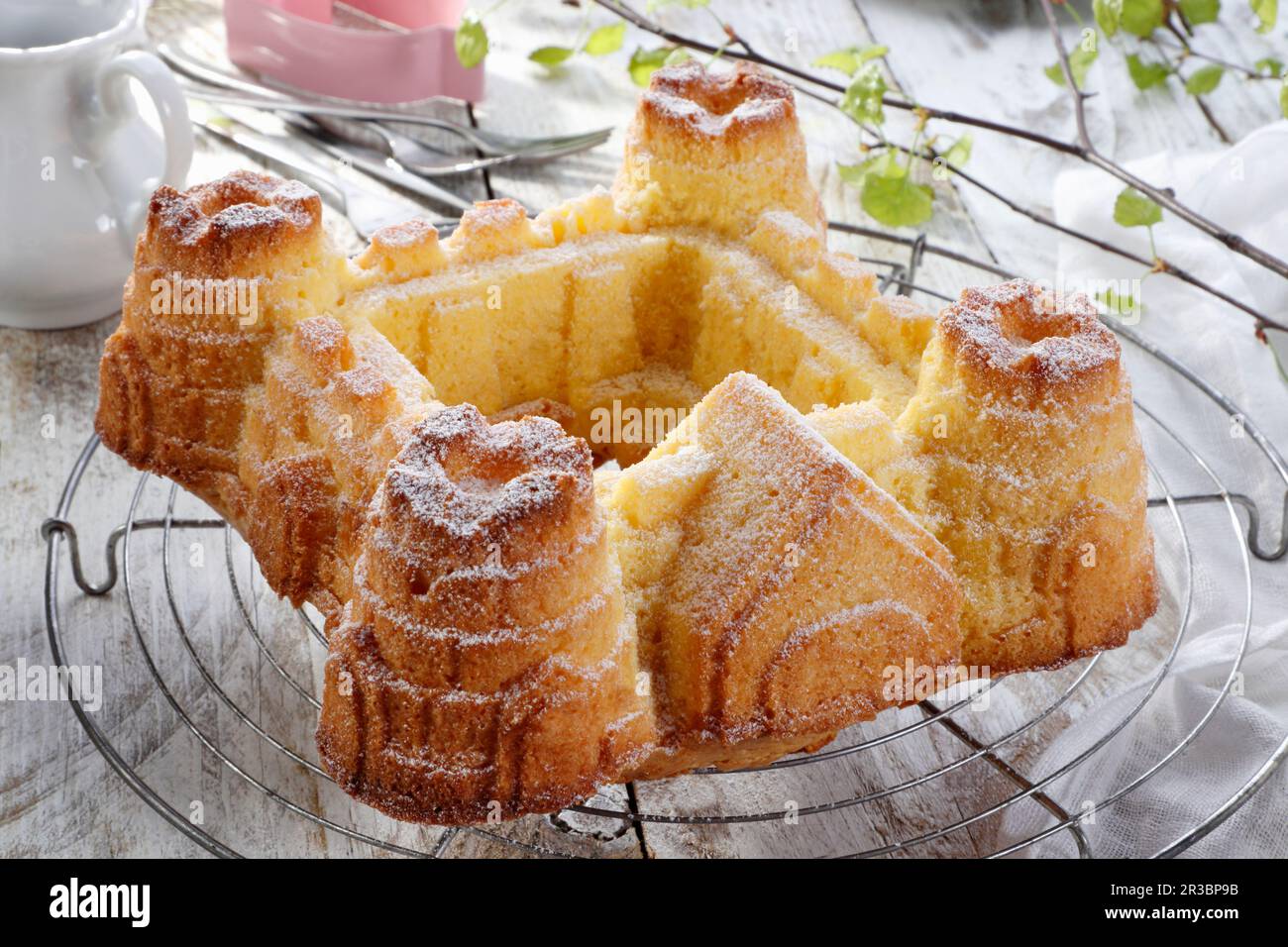 Sand cake hi-res stock photography and images - Alamy