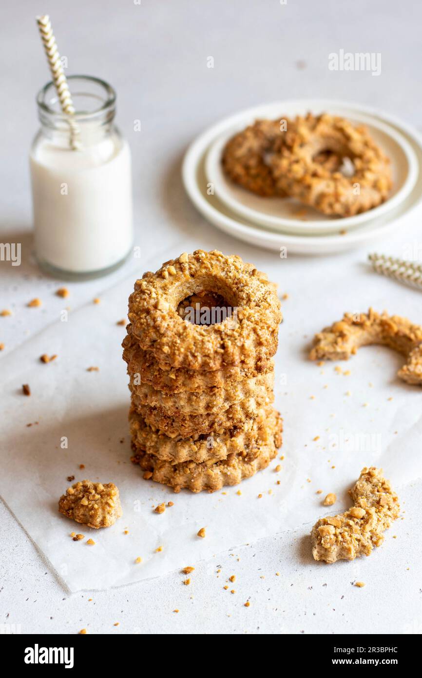 Nutty shortbread hi-res stock photography and images - Alamy