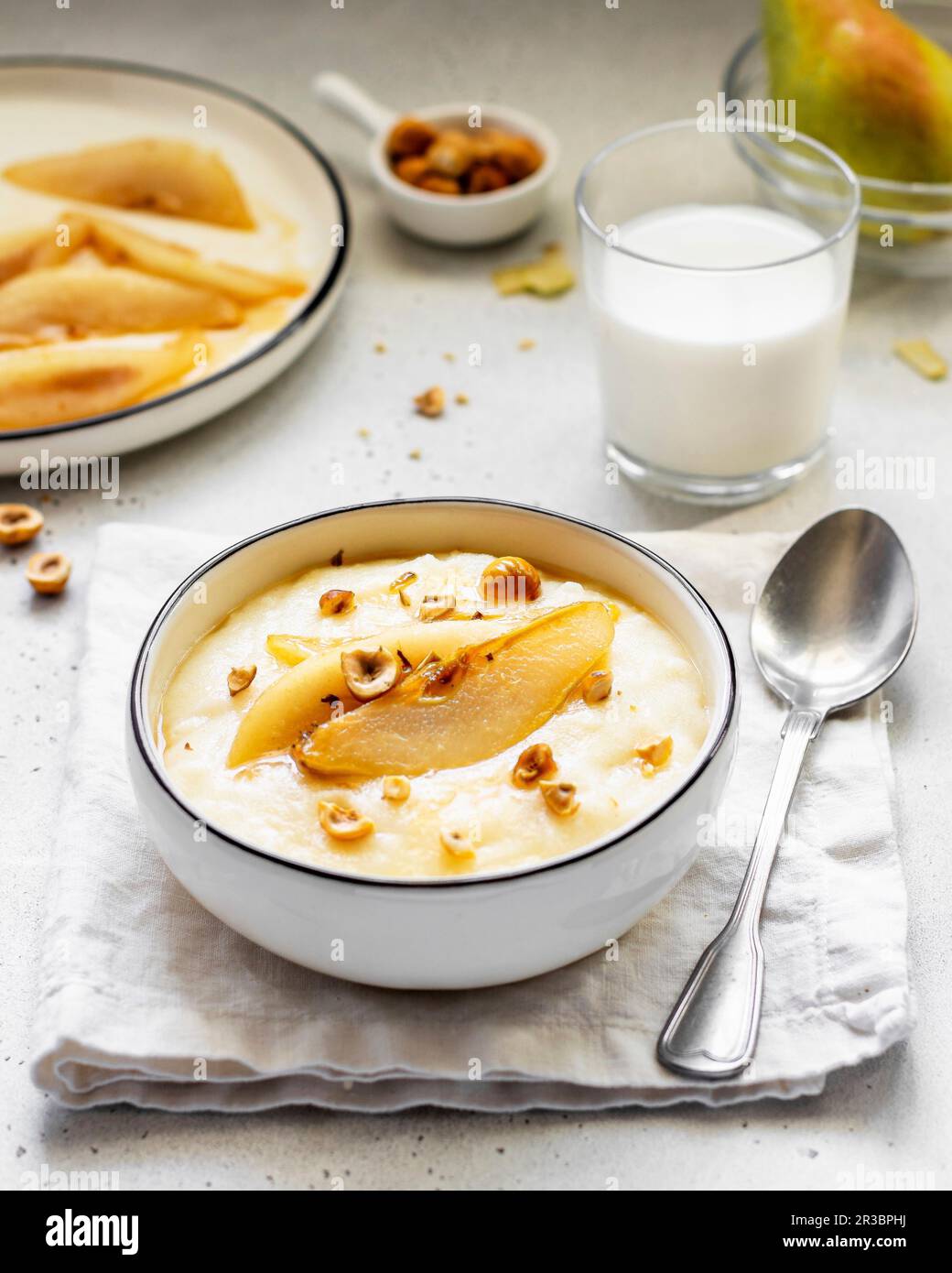 Pear wedges hi-res stock photography and images - Alamy