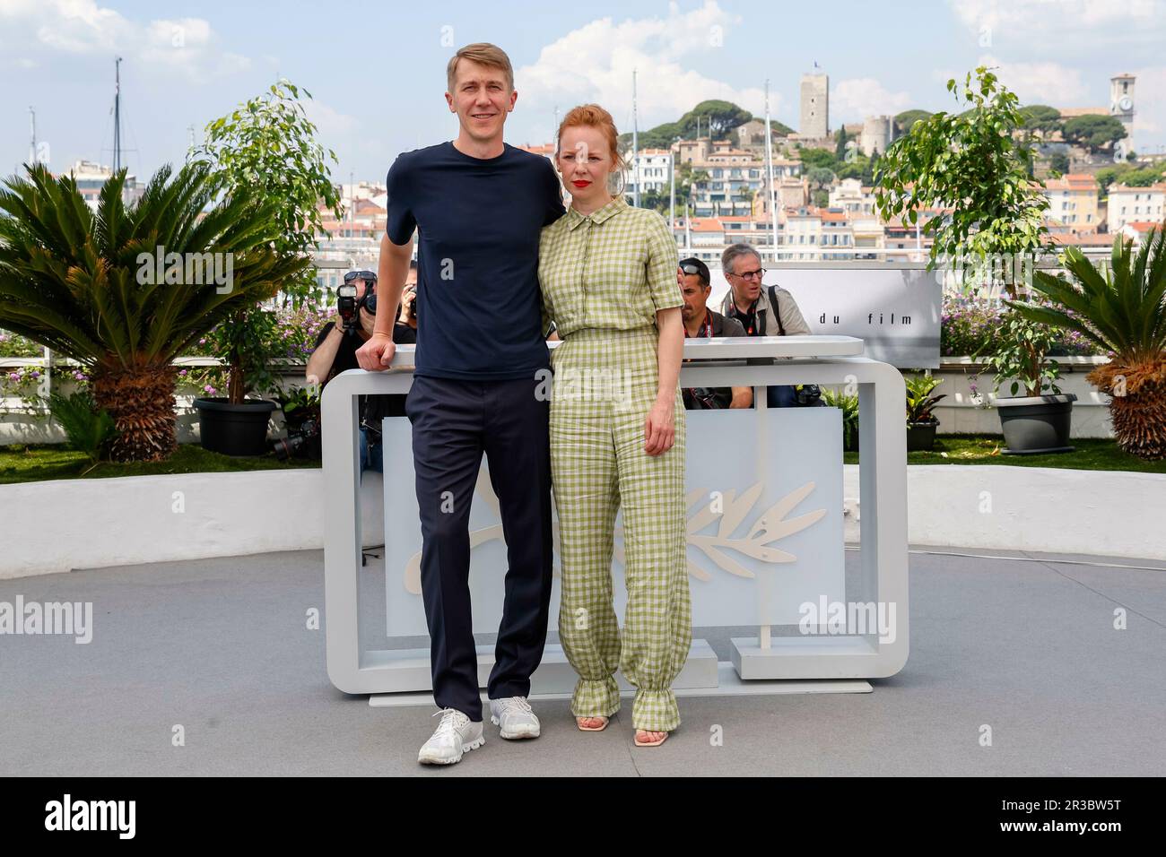 Alma Poysti and Jussi Vatanen arrive at the 'Fallen Leaves' photocall ...