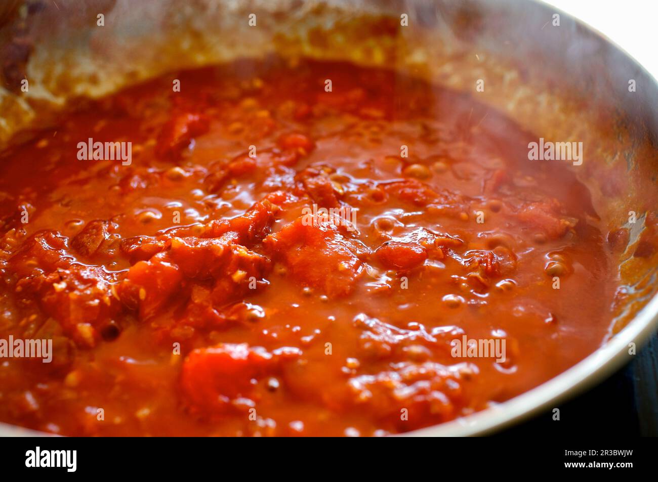 Making tomato sauce hi-res stock photography and images - Alamy