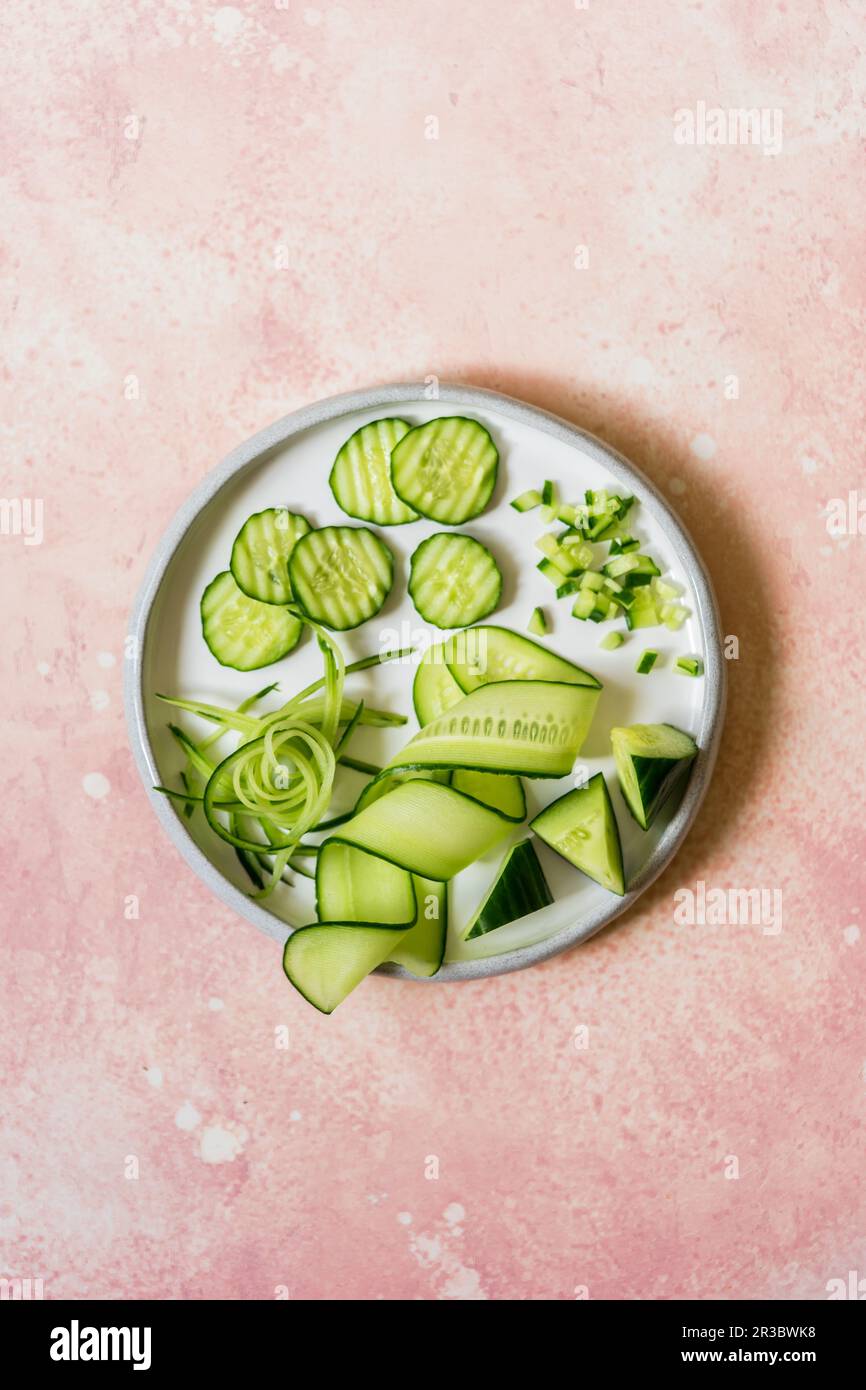 Five ways of slicing cucumber Stock Photo - Alamy