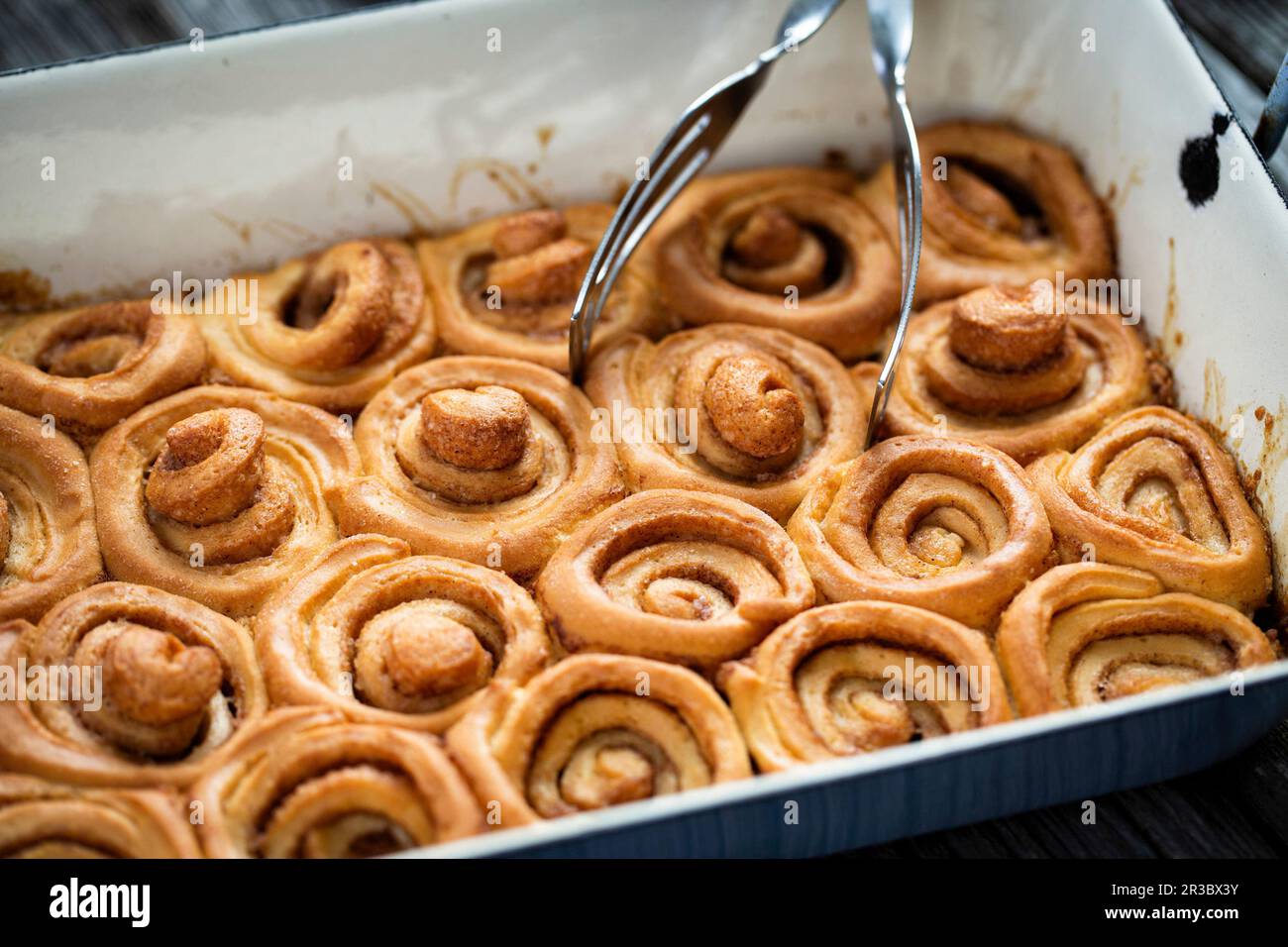 Pan lifter hi-res stock photography and images - Alamy