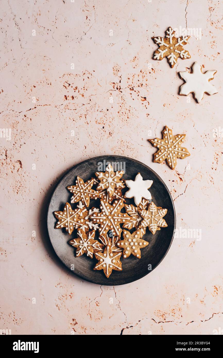 Gingerbread Snowflake Cookies Stock Photo - Alamy