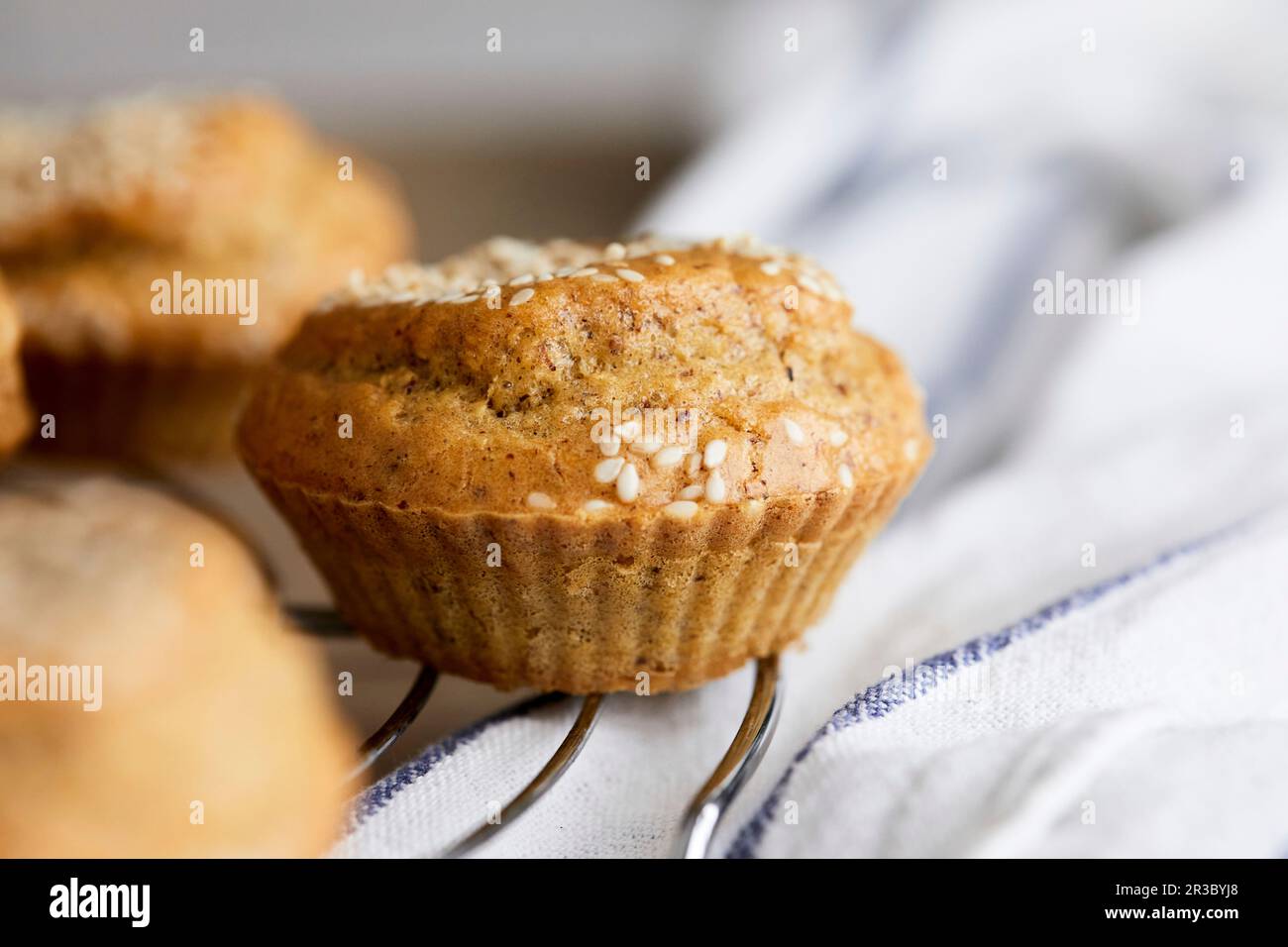Sesame muffins hi-res stock photography and images - Alamy