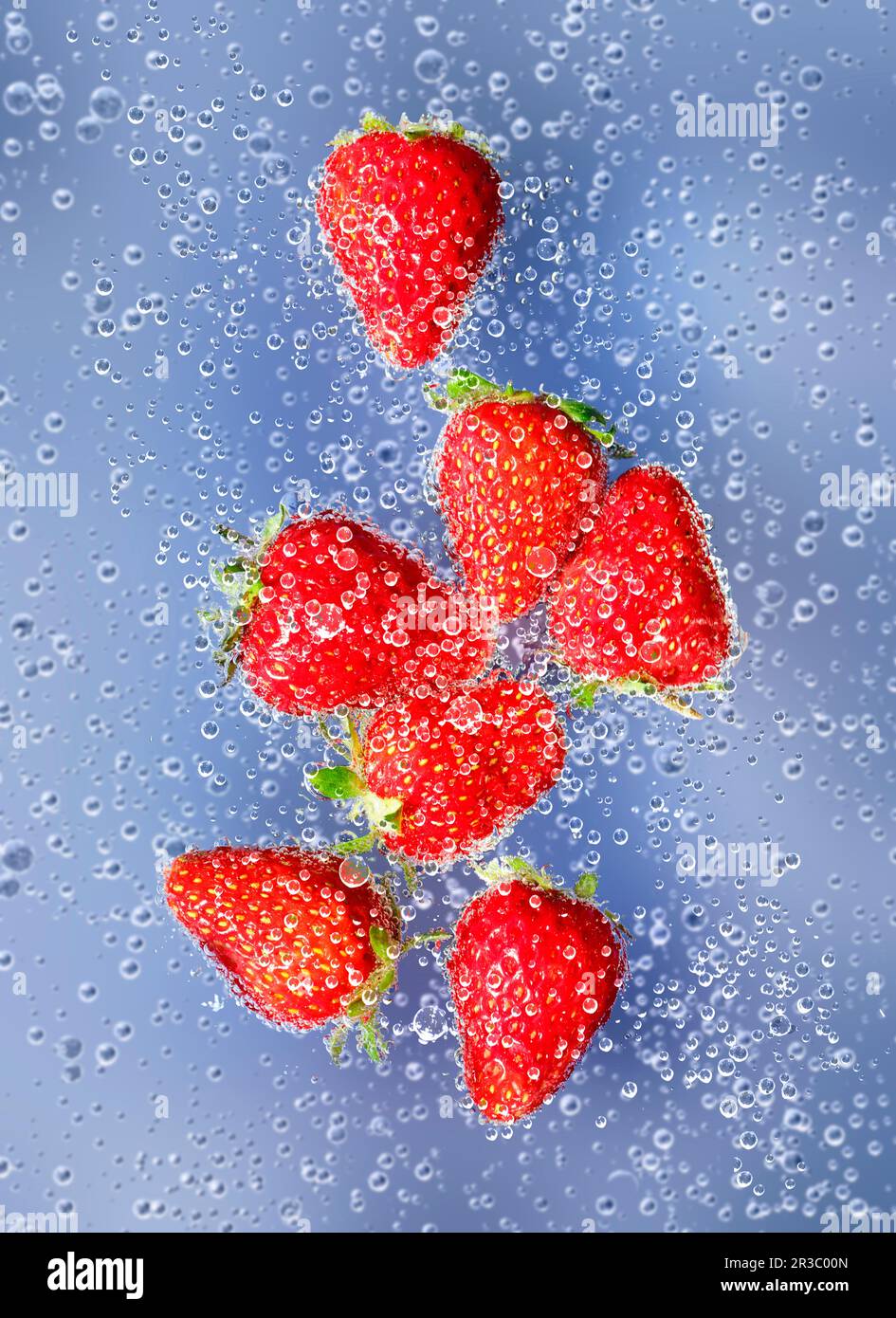 Strawberry sparkling soft drink hi-res stock photography and images - Alamy